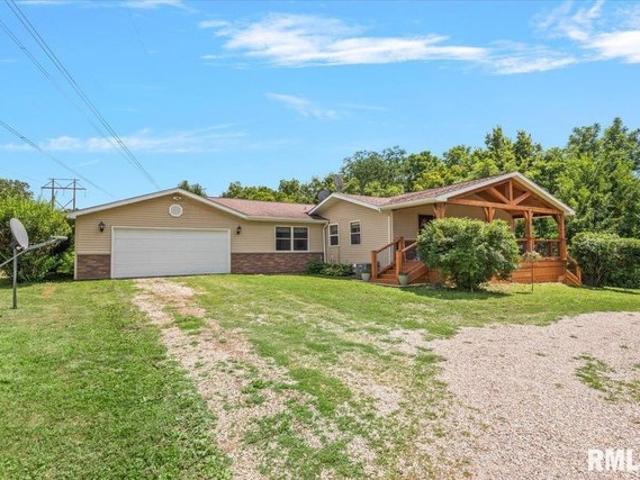 940 E 1025 North Rd, Taylorville, IL 62568