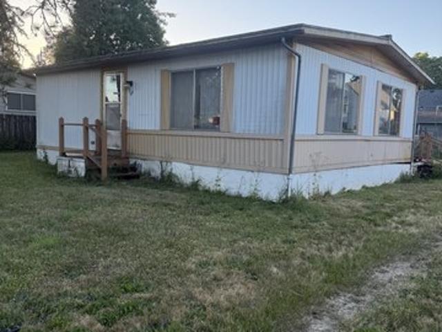 940 E 1st St, Yamhill, OR 97148
