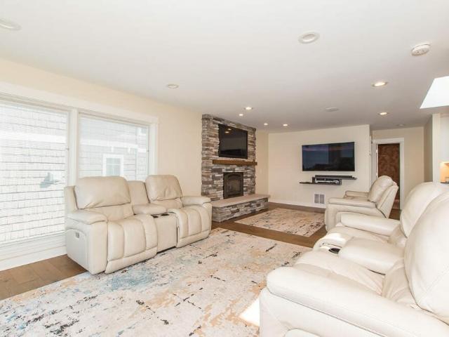 940 E Eagle Lake Drive, Kalamazoo, USA, MI