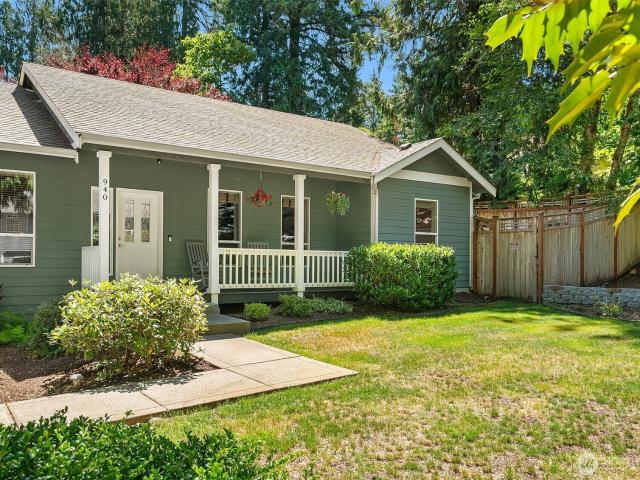 940 E Lakeshore Drive