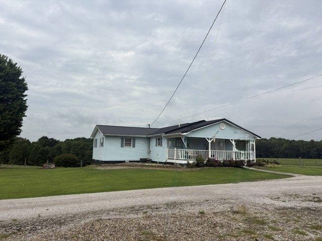 940 Kilbreth Rd, Vanceburg, KY 41179