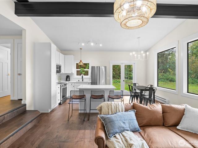 940 Hoppy Trail Way