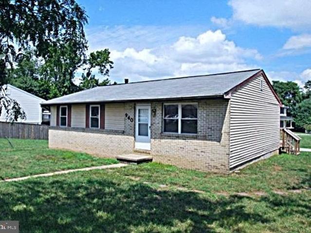 940 Hammonds Ln, Brooklyn, MD 21225