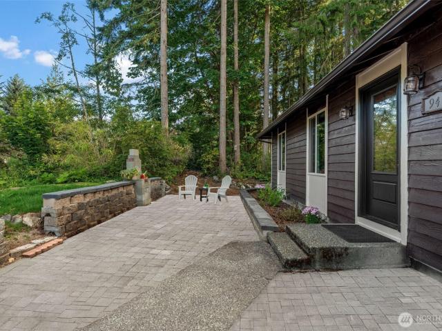 940 Hillandale Drive E