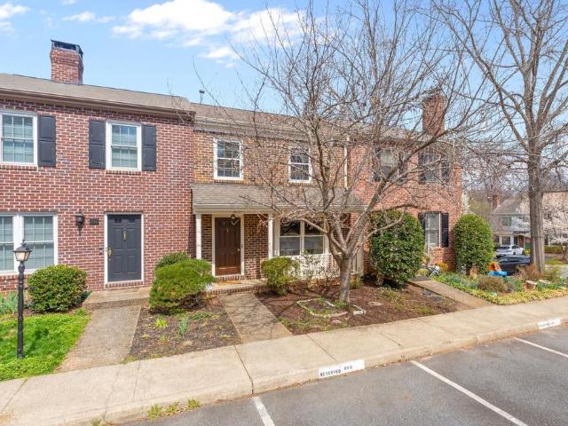 940 Huntwood Ln