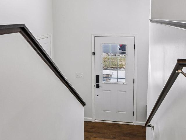 940 Lakewood Trail