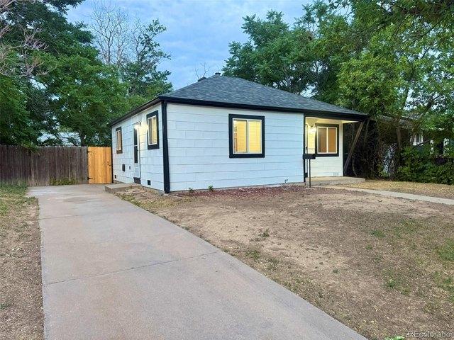 940 Moline St, Aurora, CO 80010