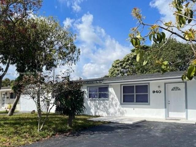 940 N 70th Way, Hollywood, FL 33024