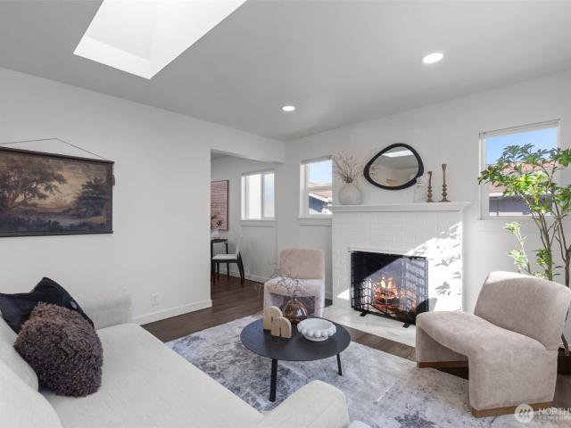 940 N 89th St, Seattle, WA 98103 | MLS #2487 | Compass