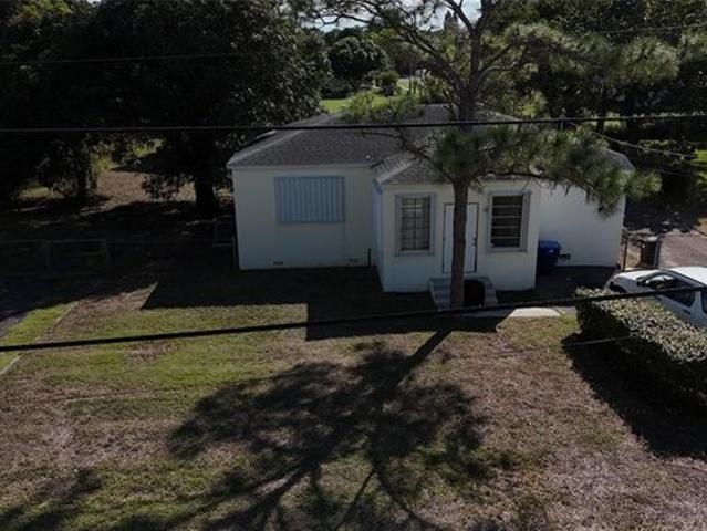 940 NW 151st St, Miami, FL 33169