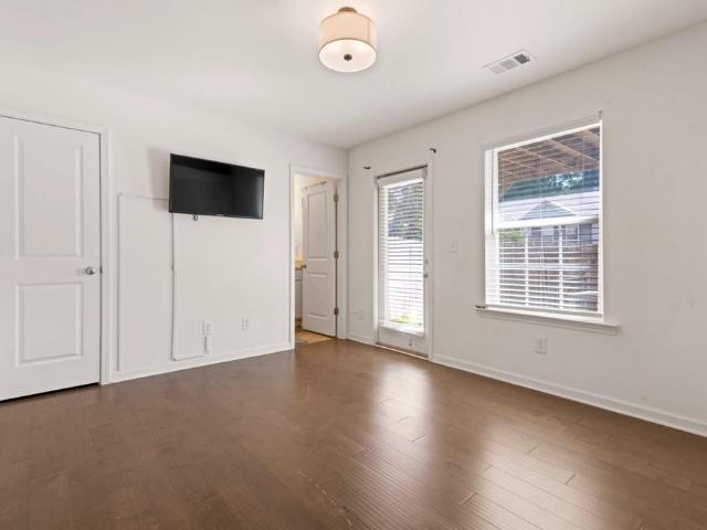 940 Society Circle SW