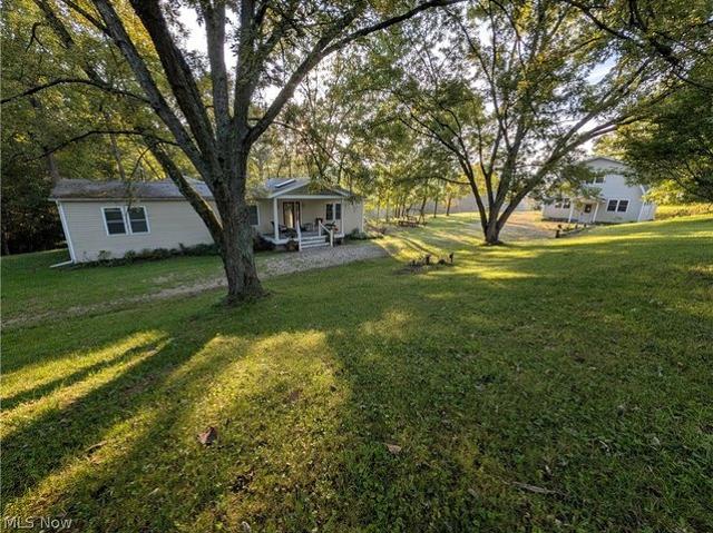 940 Perron Rd SE, Carrollton, OH 44615