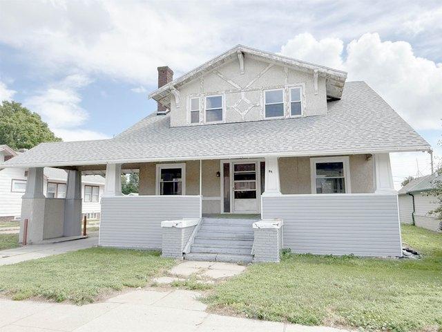 940 W 24th St, Kearney, NE 68845