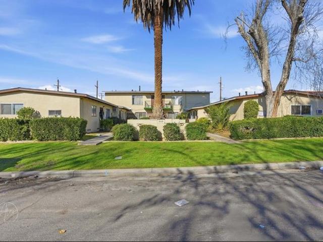940 Water St, Bakersfield, CA 93305