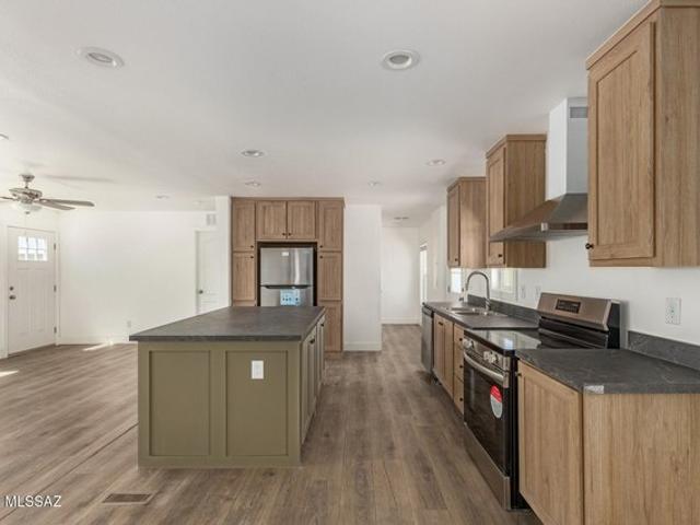 9415 S Vicki Dr, Tucson, AZ 85736