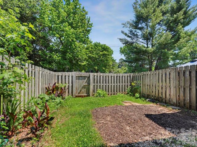 9416 Lexington Circle