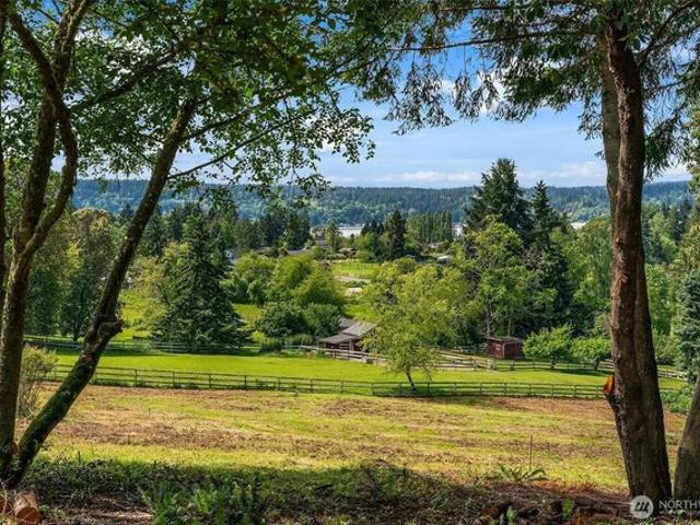 9416 SW 266th Ln, Vashon, WA 98070