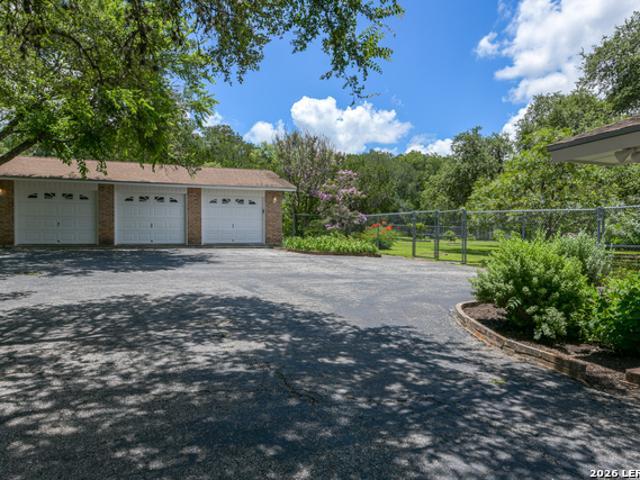 9418 Bluebell Dr