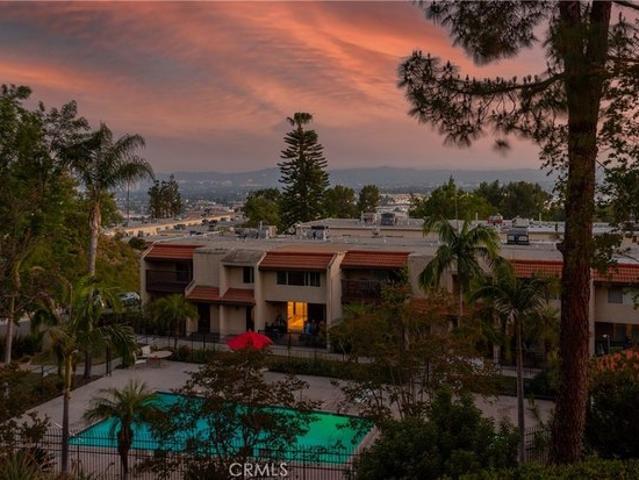 9418 Via Patricia Unit 30, Burbank, CA 91504