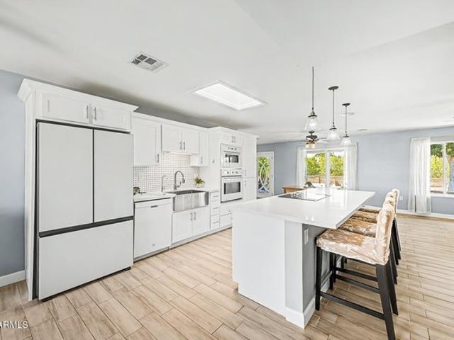 9418 W Indian Hills Dr, Sun City, AZ 85351