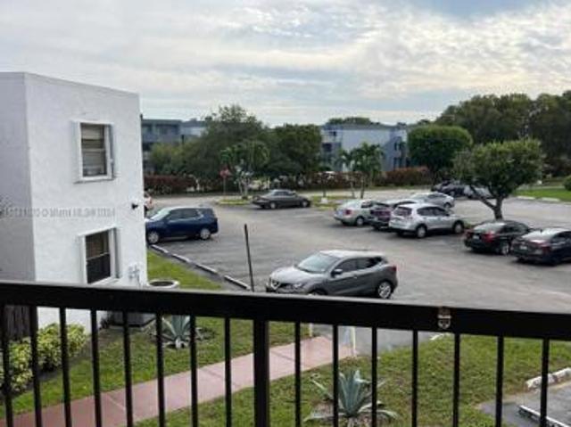 9419 Fontainebleau Blvd #213, Miami, FL 33172