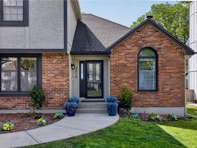 9410 Hall Dr, Lenexa, KS 66219 | MLS #2617 | Compass
