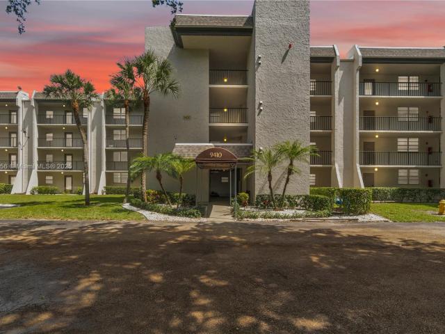 9410 Poinciana Pl, Unit 206, Davie, FL 33324 | MLS #A11885 | Compass