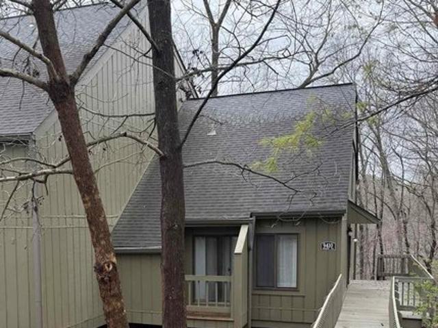 9410 S Lake Ridge Dr, Bloomington, IN 47401
