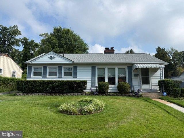 9410 Sheridan St, Lanham, MD 20706
