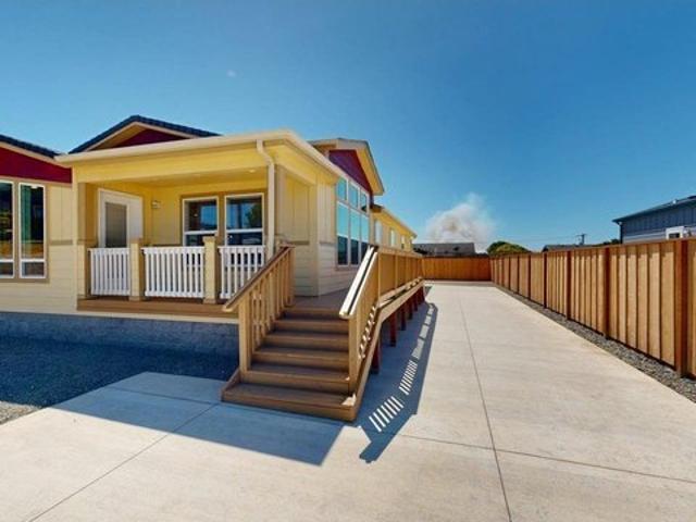 94114 4th St, Gold Beach, OR 97444