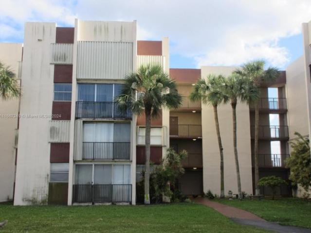 9411 SW 4th St #408, Miami, FL 33174