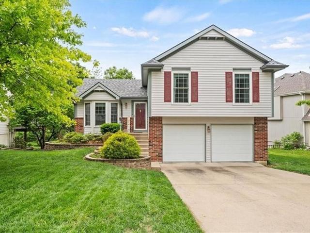 9411 W 47th Ter, Shawnee, KS 66203