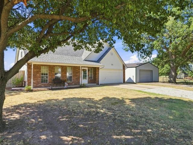 9412 E Yorkshire Ave, Claremore, OK 74017
