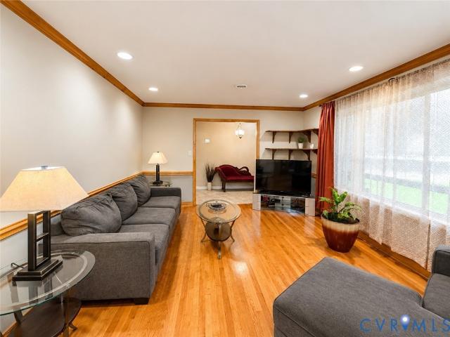 9413 Sherry Lane