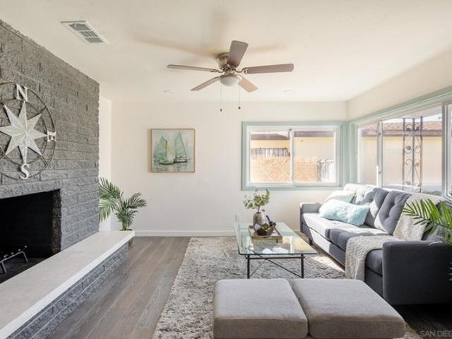 941 8th St, Imperial Beach, CA 91932