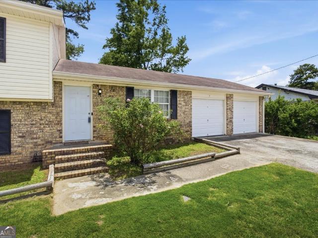 941 Cochise Trail SE