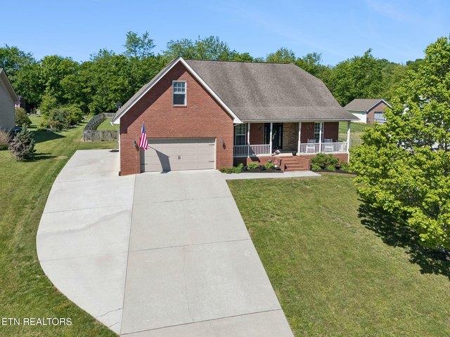 941 Carter Springs Dr, Maryville, TN 37801