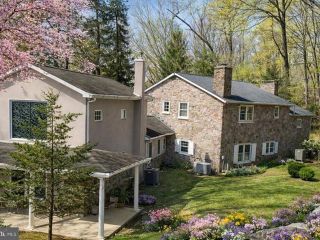 941 Cedar Rd, Schwenksville, PA 19473