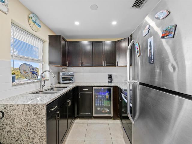 941 Crystal Lake Dr, Unit 403, Deerfield Beach, FL 33064 | MLS #F10546