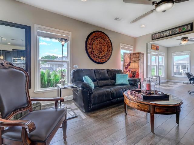 941 British Ln. 1218