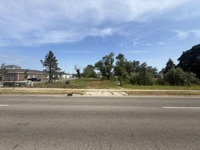 941 E 16th St, Holland, MI 49423