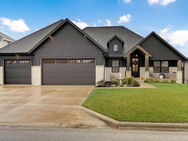 941 E Downshire Dr, Nixa, MO 65714