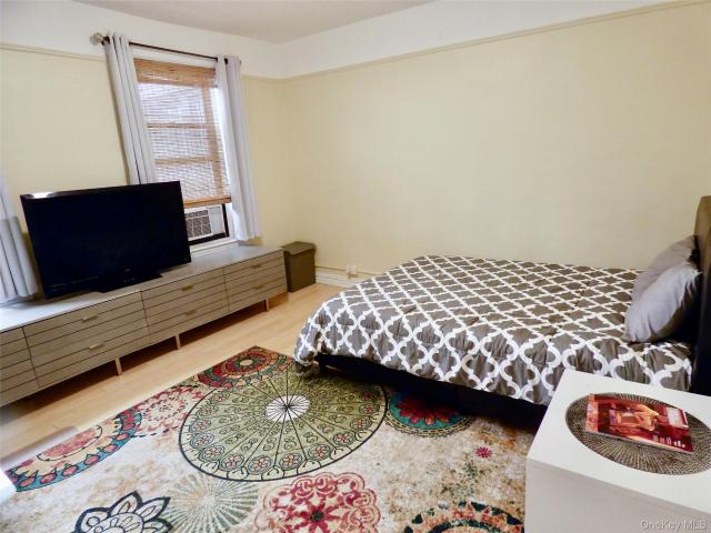 941 Jerome Avenue, Unit D5