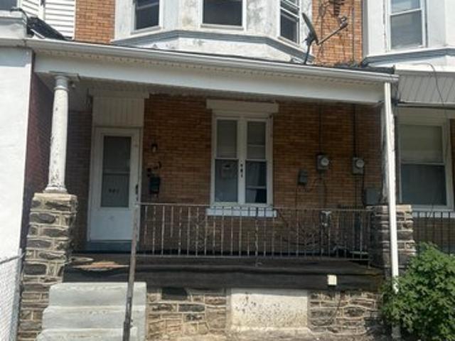 941 Maple Ter, Darby, PA 19023