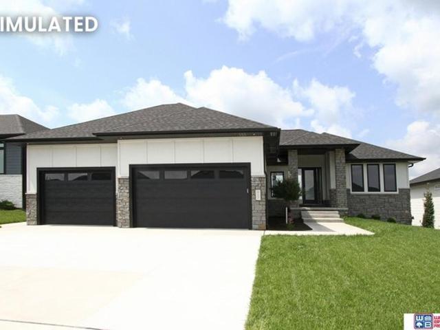 941 N 104th St, Lincoln, NE 68527