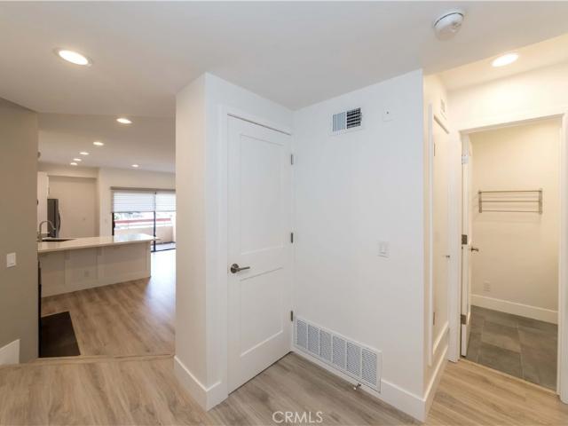 941 W Carson 226