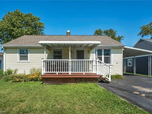 941 Woodstock Rd, Eastlake, OH 44095