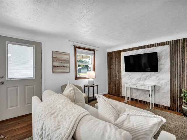 941 Woodstock Road