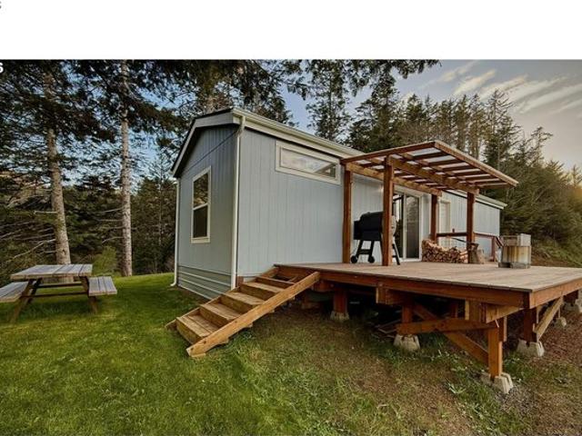 94255 Seaview Ln, Gold Beach, OR 97444