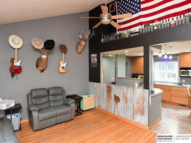 9425 Panama Rd, Holland, NE 68372